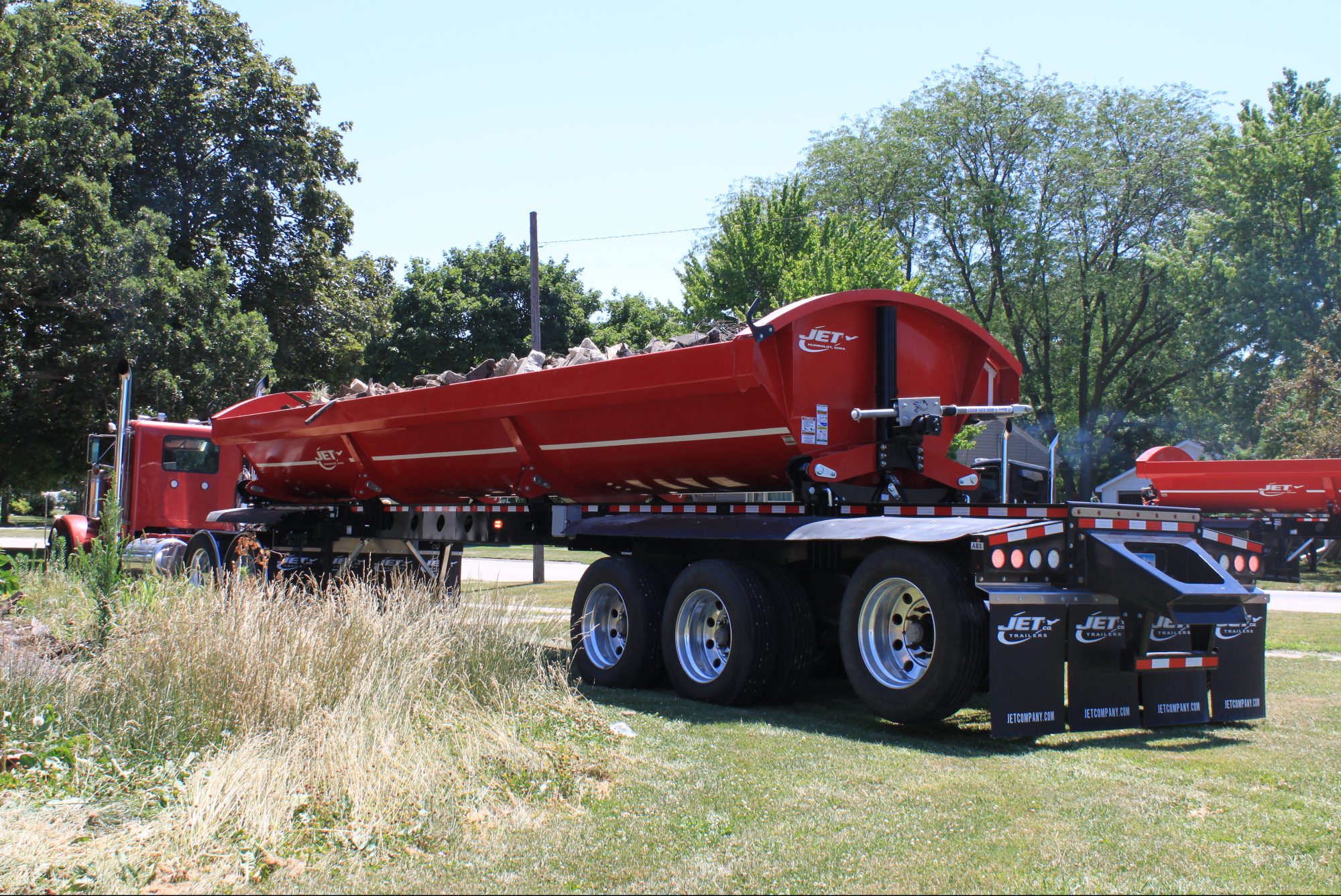 Side-Dump-Trailer-Speedy-Loaded - Jet Co Trailers